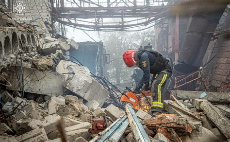 Київські рятувальники допомагають звільненому від окупантів Ізюму Хрещатик