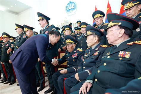 Монгол генералын өдөр” ийг тохиолдуулан үе үеийн генералуудад хүндэтгэл үзүүллээ