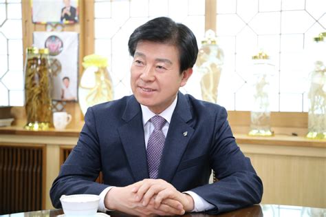 동정 박범인 금산군수