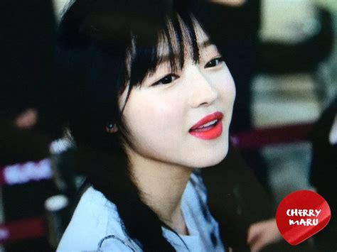 오늘자 공항에서 화보 찍은 오마이걸 인스티즈 instiz 이슈 카테고리
