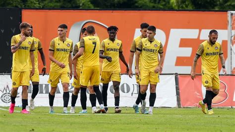 Ботев Пд закри последните два мача за медии и фенове