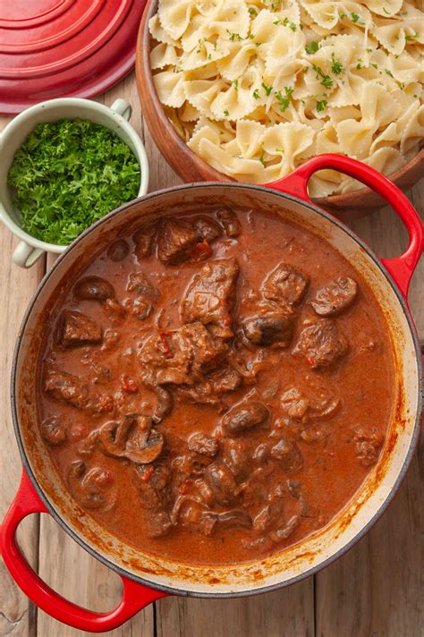 Easy Hungarian Goulash Recipe