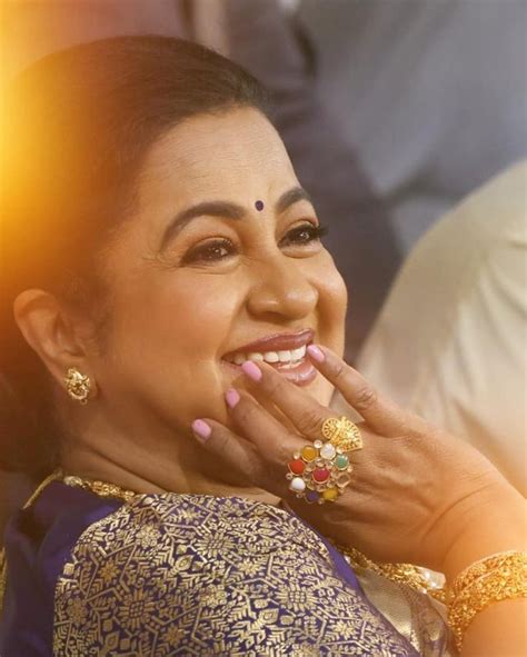 இந்த சிறு வயது புகைப்படத்தில் க்யூட் ஆக இருக்கும் முன்னணி நடிகை யார் தெரியுமா… இவர் நடிகை