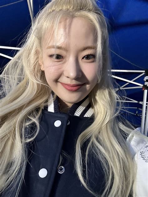 Pin En Itzy Pelo Rubio Rubia Rubio