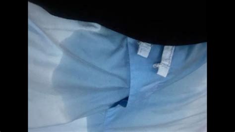 Man Pees His Pants At Bryan Adams Mumbai Concert Bashes Organisers Viral News News Live