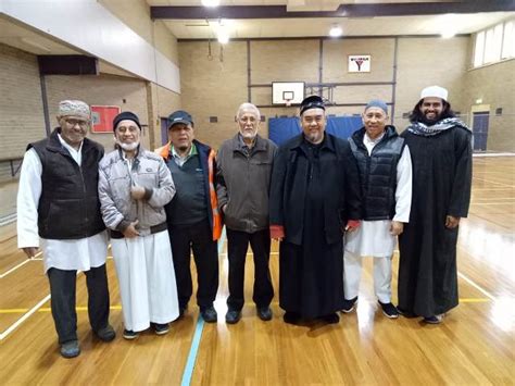 Shalat Jumat Di Lapangan Basket Bersama Khatib Dedy Martoni — Mimbar Rakyat