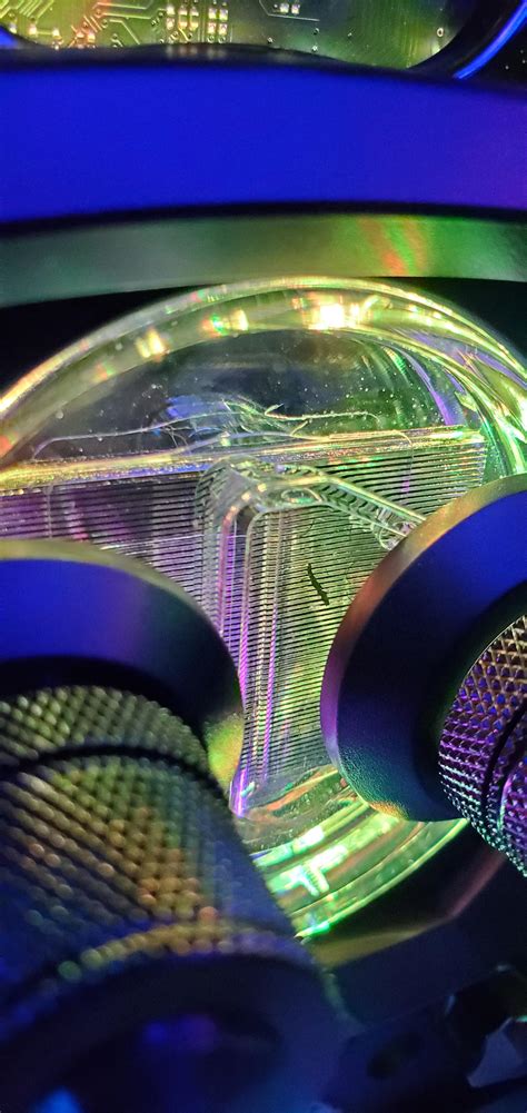 HELP SOMETHING INSIDE MY CPU BLOCK R Watercooling