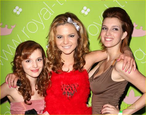 Bella Thorne Throws Birthday Bash For Big Sister Kaili Photo 359303