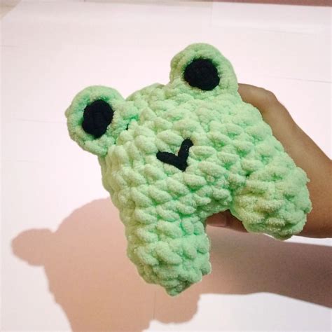 Amigurumi Desktop Frog Froggo Frogfrog Freeg Frug Hobbies And Toys Stationary And Craft Handmade