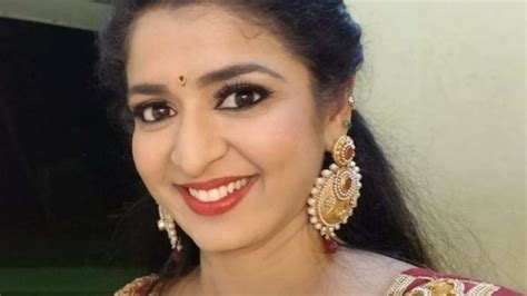 Famous Anchor And Serial Actress Sushma K Rao Sad Real Life Story Of Divorce Anchor Sushma