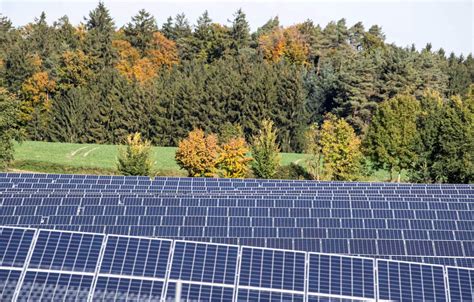 Indias Solar Power Capacity Hits 7202 Gw Govt Advances Solar Park