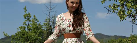 Download Wallpaper Look Pose Hair Dress Legs Kiki Li Moon Section Girls In Resolution