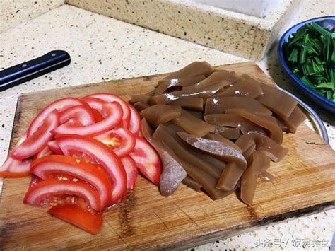 這菜比清蒸魚好吃，隔三差五做一次也不膩，方法簡單，開胃的好菜 每日頭條