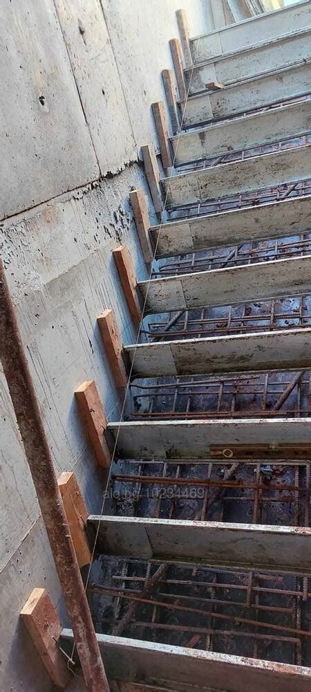 Метален кофраж Строителни материали Смолян Метален кофраж за стълбище цена за 1 бро