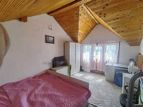 двуетажна вила над язовира Двуетажна къща 70 кв м РЗП 500 кв м двор Къщи Вили Ямбол Д