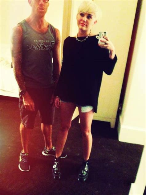 Miley Cyrus Shaves Her Head To Rock An Edgy Undercut Hawtcelebs