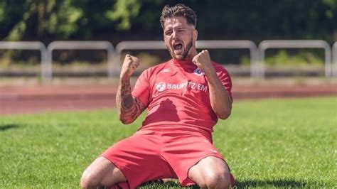 Knipsen Dann Auflegen Dj Dikun Mischt Die Landesliga Auf Kicker