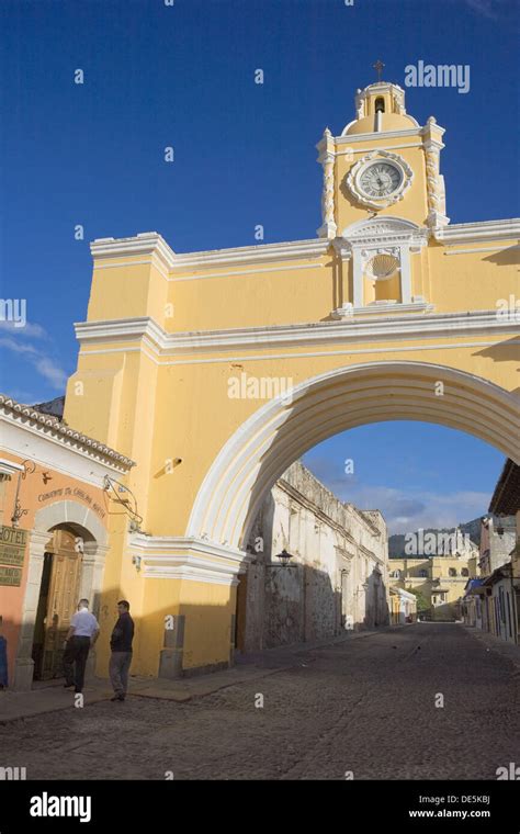 Best Time To Photograph Arco De Santa Catalina