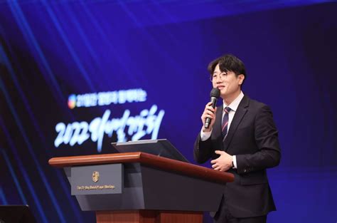 ‘은혜 작사·작곡 손경민 목사 “어릴 적 가정 깨지고 가난해도 행복한 이유는” 문화 종교신문 1위 크리스천투데이