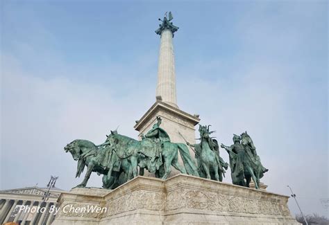 匈牙利最宏伟的建筑群，为庆祝建国1000年而建广场