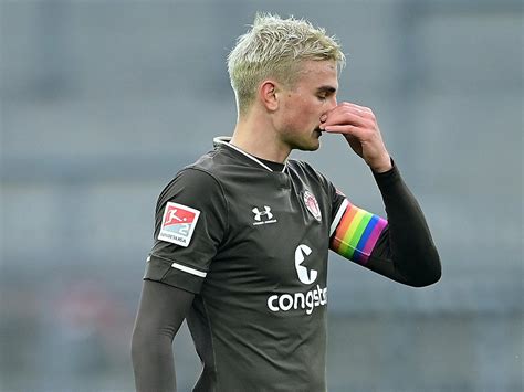 Holt St Pauli Verstärkung Nächster Abwehr Spieler Fällt Verletzt Aus