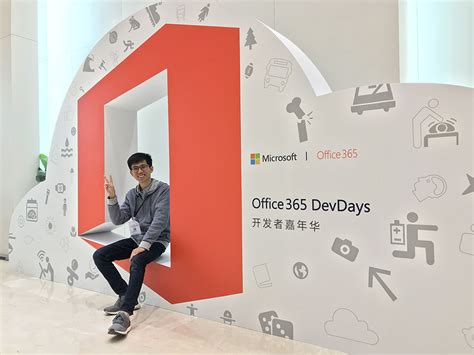About Edi Wang