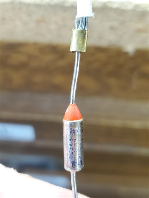 Can Anyone Help Identifying This Broken Component Relectrical