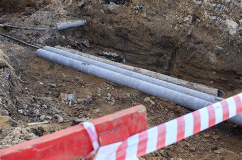 Прокладка кабеля в траншее по стоимости за метр в два раза ниже обычного