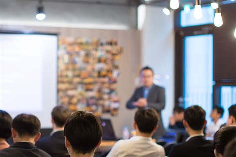 Are Classes Required For A California Real Estate License