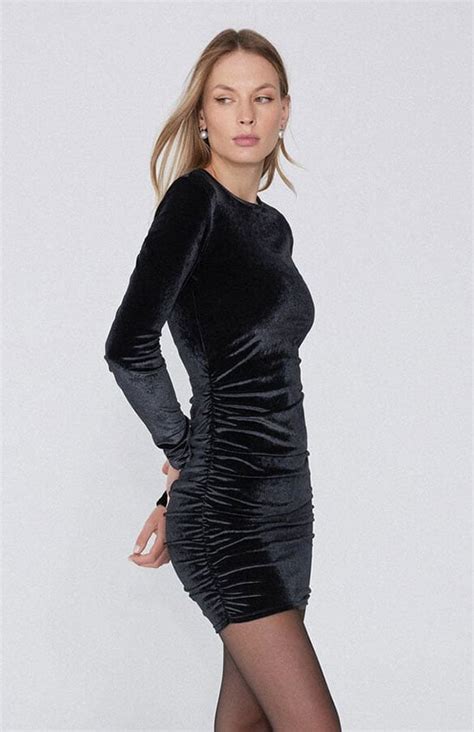 Tezenis - нижня білизна та одяг в італійському стилі