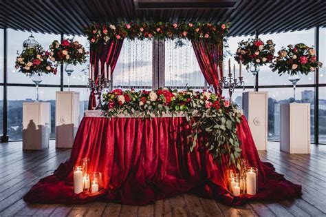 свадьба в бордовом цвете фото оформление зала 16 тыс изображений найдено в Яндекс Картинках