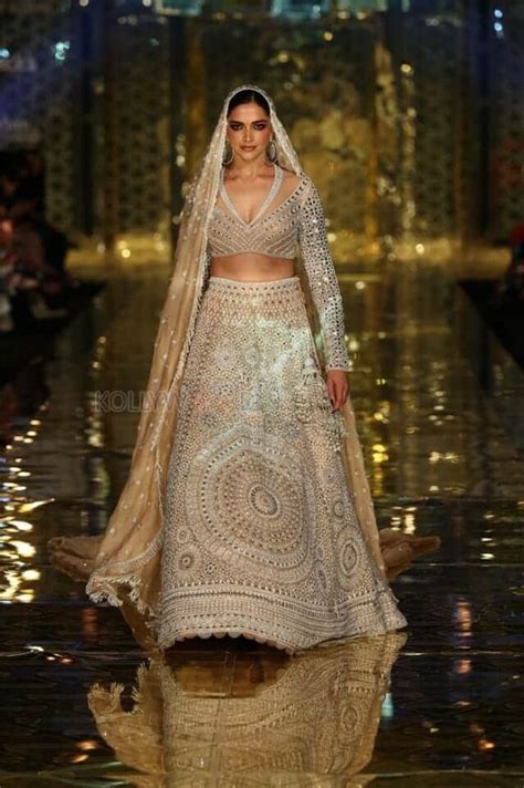 Deepika Padukone Traditional Wedding Dress Photo Kollywood Zone