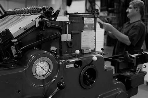 دستگاه ملخی چاپ سالنامه آپادانا