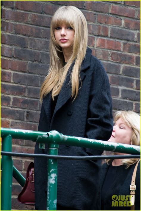 패션쇼 리허설 가는중인 테일러 스위프트 해외 연예가 소식 네모판