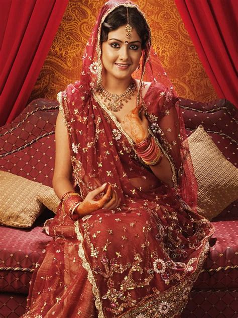 कुंवारी लड़कियों को कौन से 4 काम भूलकर भी नहीं करने चाहिए Kunwari Ladkiyao Ko Kan Se Kaam