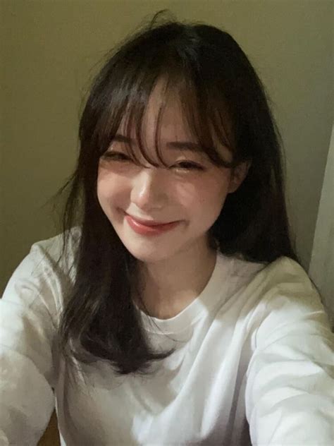 5 Simple Steps On How To Cut Your Own Wispy Bangs Kbeauty Addiction