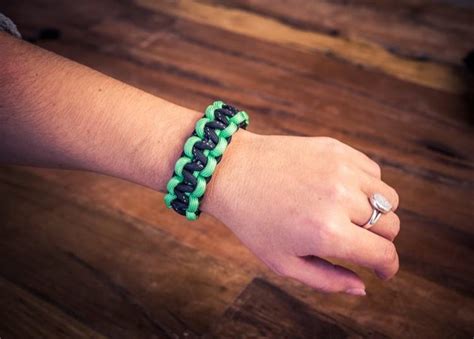 40 Diy Paracord Projects To Make Today Diyscraftsy