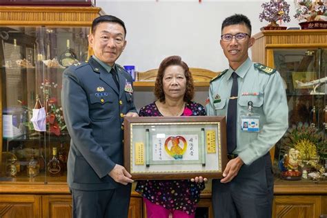 澎防部表揚模範母親 表彰母愛慈暉 軍聞 澎防部表揚模範母親 表彰母愛慈暉 青年日報