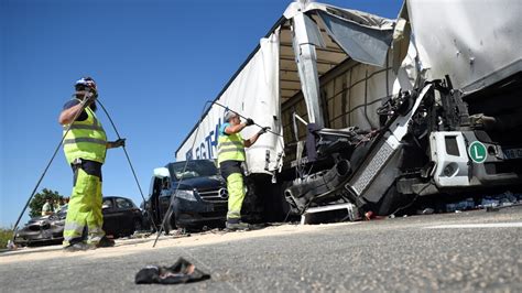 България е на първо място в ЕС по дял на загинали при катастрофи с автомобили