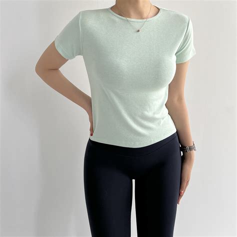 로렌블 77 무료배송 세미크롭티 모달 흰티 슬림핏 기본티 크롭 반팔 타이트한 반팔 운동복 요가 필라테스 요가복 필라테스복 홈트 여름 반팔티 크롭티 기본티 크롭반팔