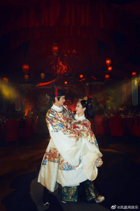 张檬晒与金恩圣中式婚礼照金恩圣中式婚礼张檬新浪新闻