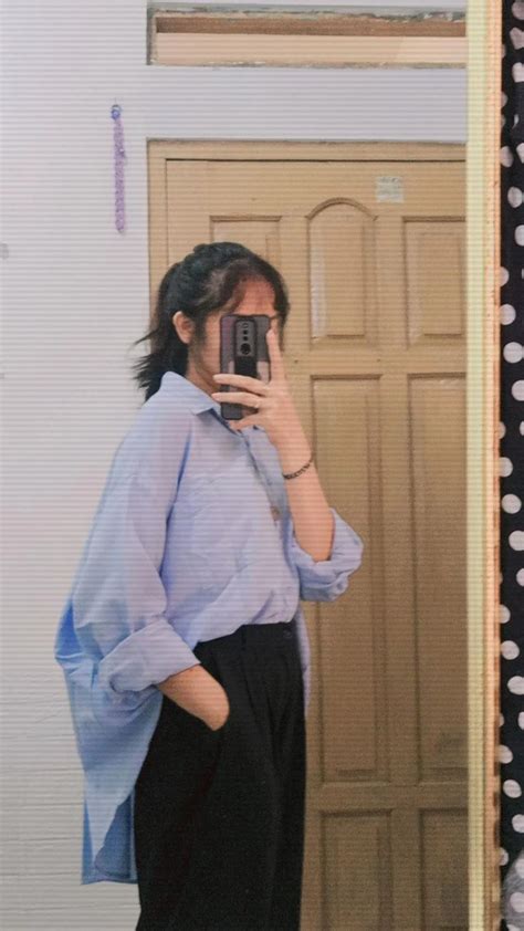 Pin Oleh Sri Bintang Di Mirror Selfie
