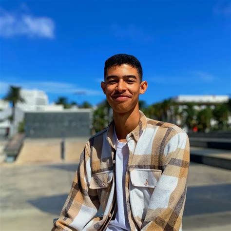 Off Abdou Off Abdou • Threads Say More