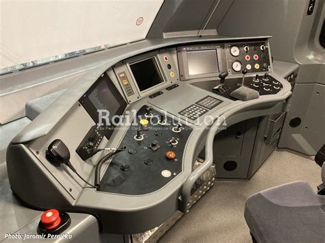 First 16ev Emu For Pasažieru Vilciens Presented Railvolution