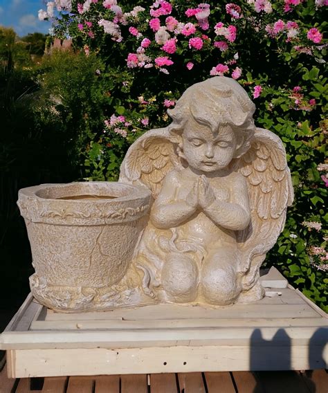 Praying Angel Pot For Miniatures Indianeco
