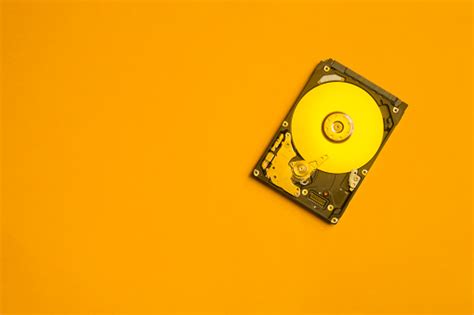 다채로운 하드 디스크입니다 하드 디스크 드라이브를 엽니다 데이터 저장의 개념입니다 데이터 배열입니다 컴퓨터에서 하드 드라이브입니다 복사 공간 거울에 대한 스톡 사진 및 기타