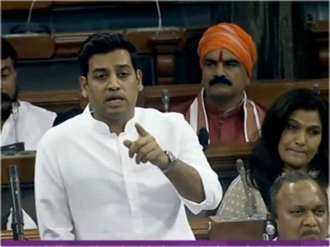 Srikant Eknath Shinde Recites Hanuman Chalisa During No Confidence