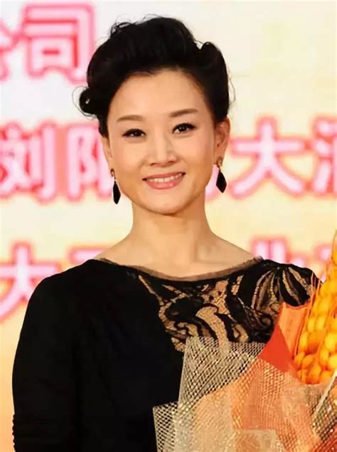 宋祖英绝美照片首次公开 太珍贵了！你肯定没见过！舞台