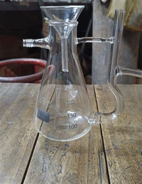 Customized Flask With Funnel At ₹ 1250 Piece In New Delhi Id 2854067721030