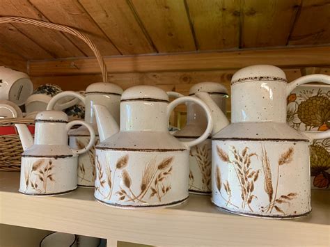 Midwinter Pottery Wild Oats Pattern Tableware From The Stonehenge Range